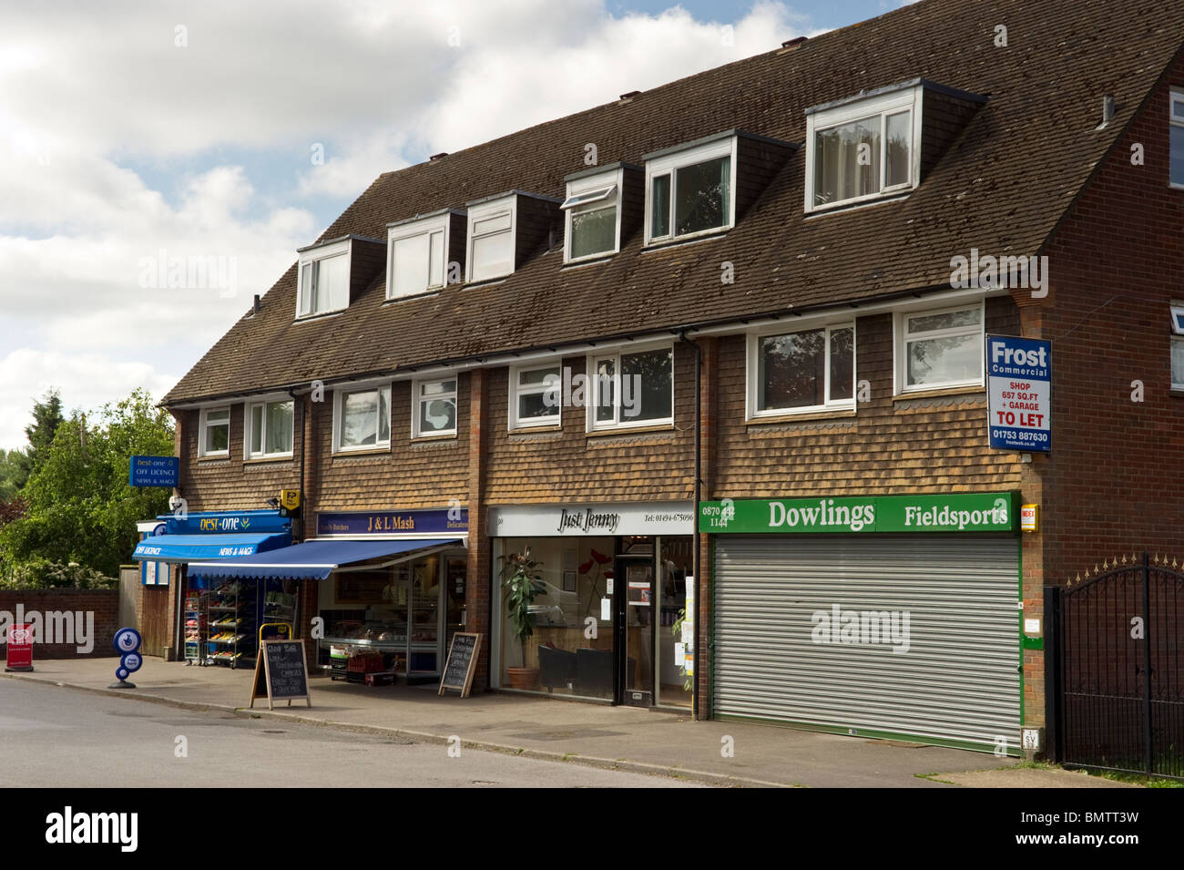 Village shops closed uk hi-res stock photography and images - Alamy