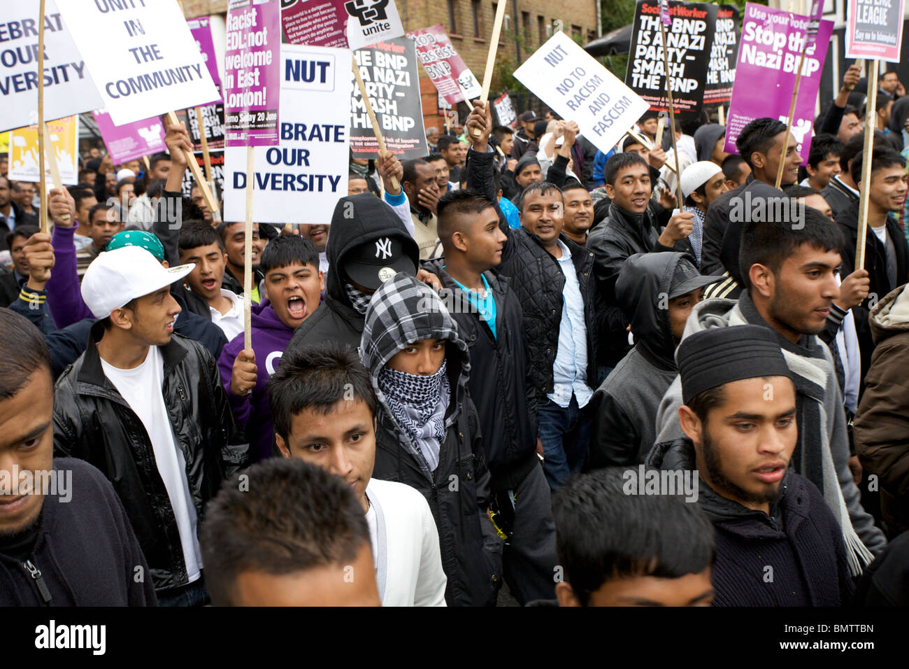 London anti fascist protesters hi-res stock photography and images - Alamy