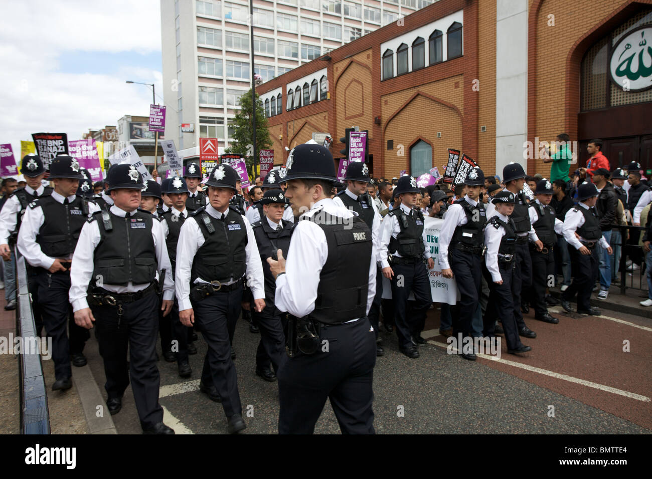 London police protest hi-res stock photography and images - Alamy