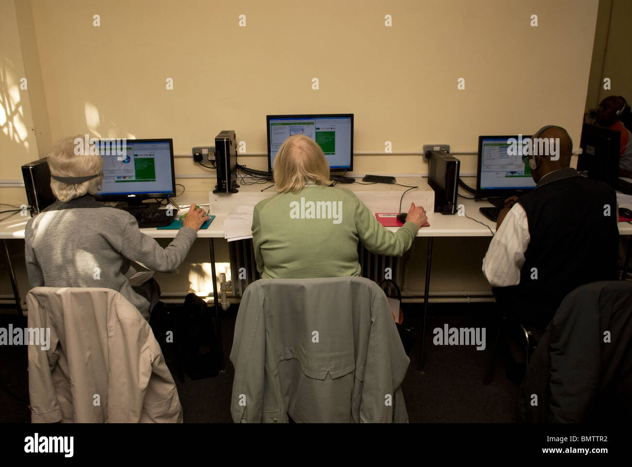 Elderly people surfing internet peckham hi-res stock photography and ...