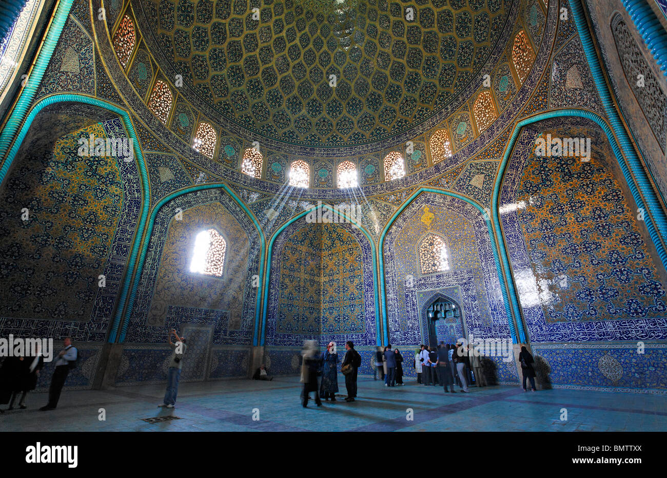 Interior of the Masjid-i Sheikh Lotfallah mosque, Isfahan, Iran Stock ...