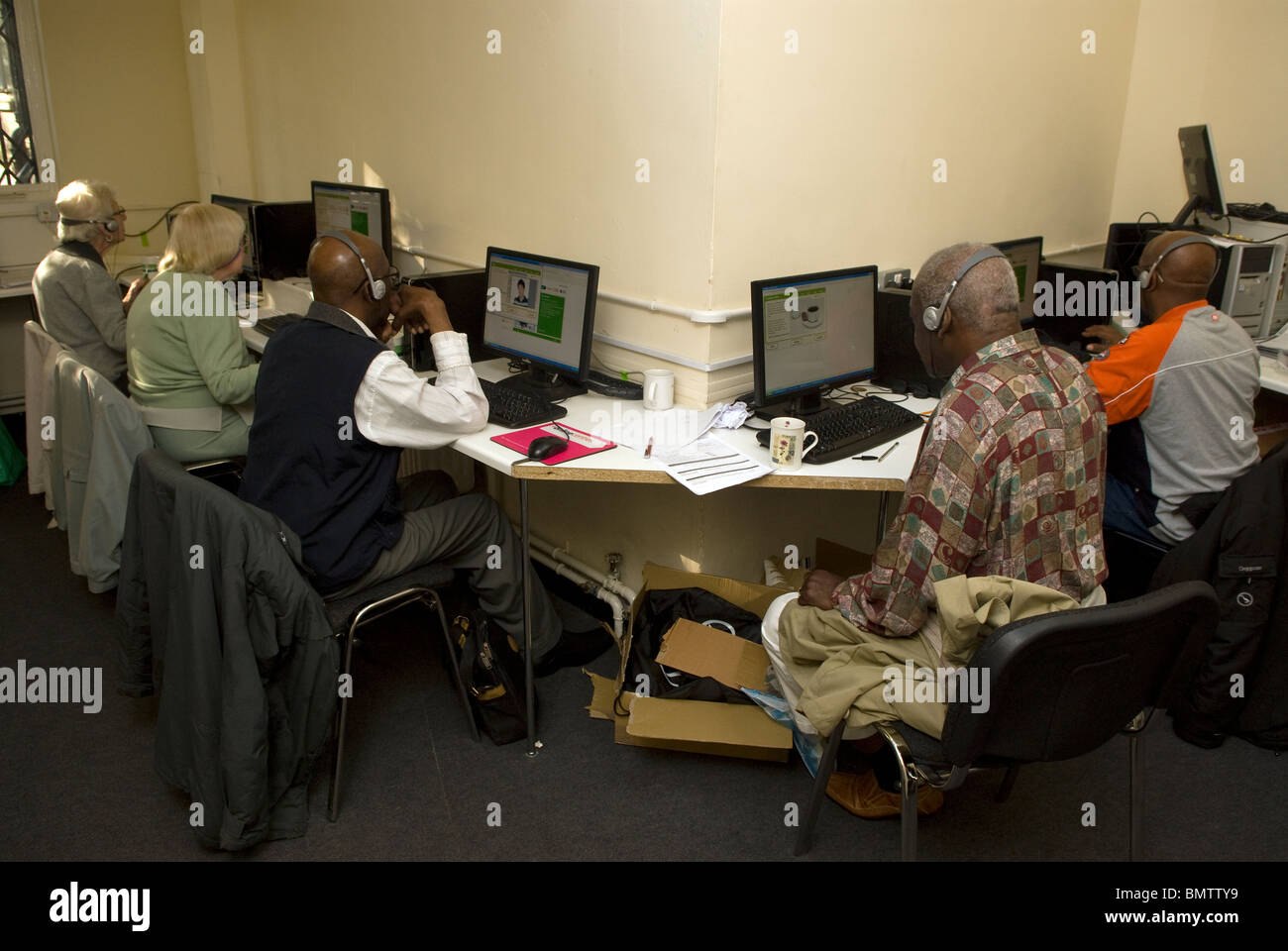 Web surfers hi-res stock photography and images - Alamy