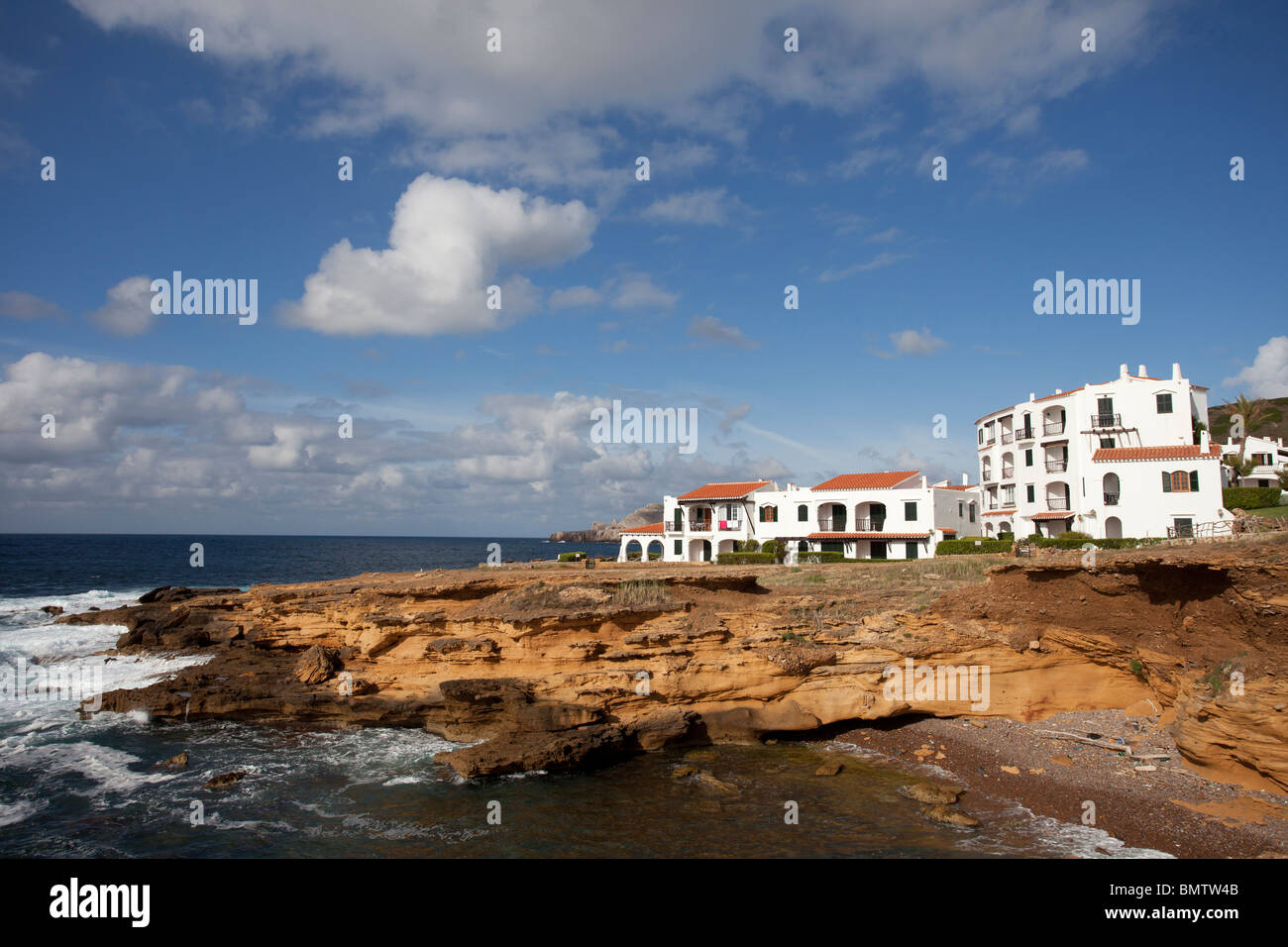 cliff top holiday villas Stock Photo - Alamy