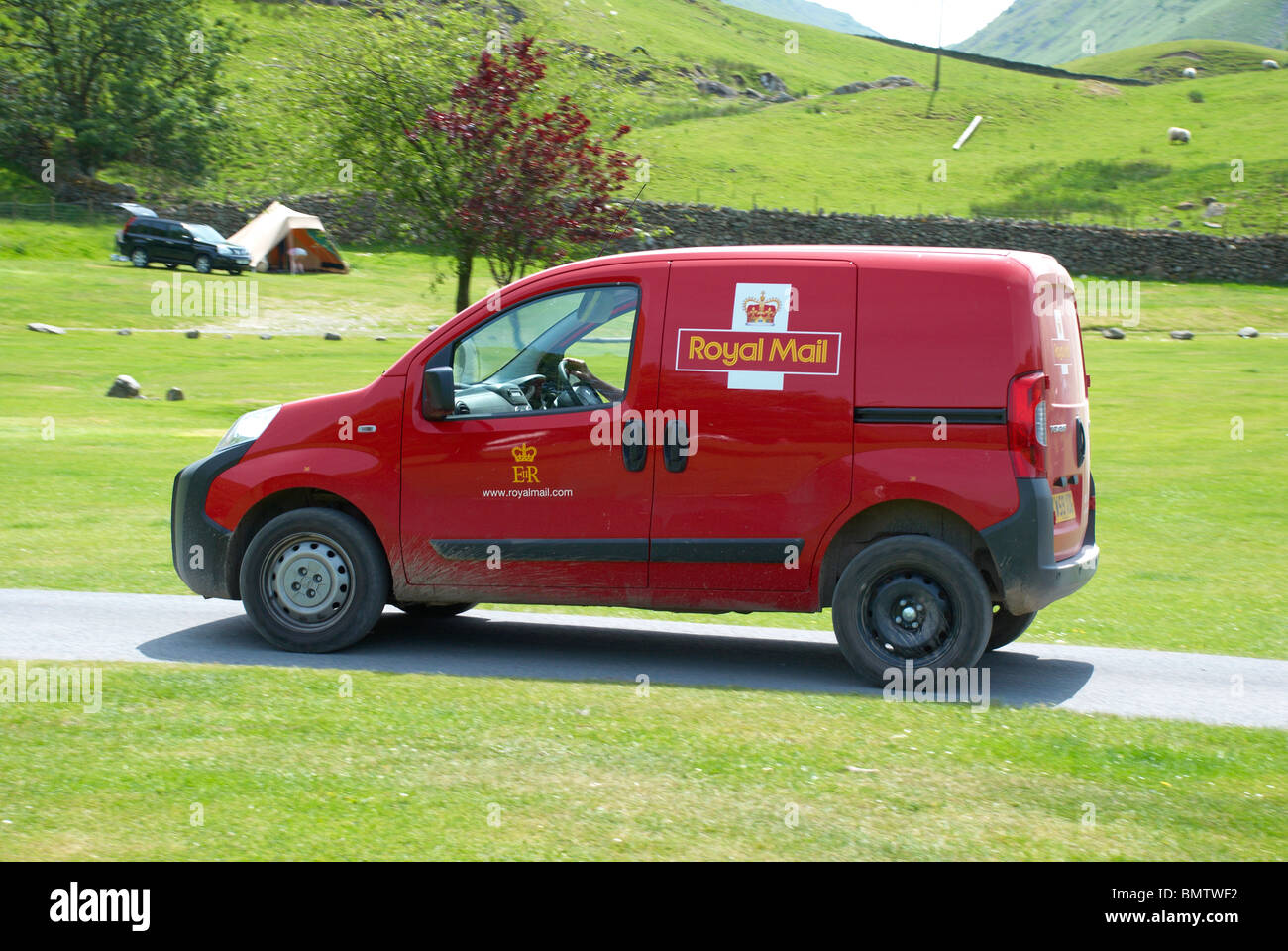 Royal mail delivery summer hi-res stock photography and images - Alamy