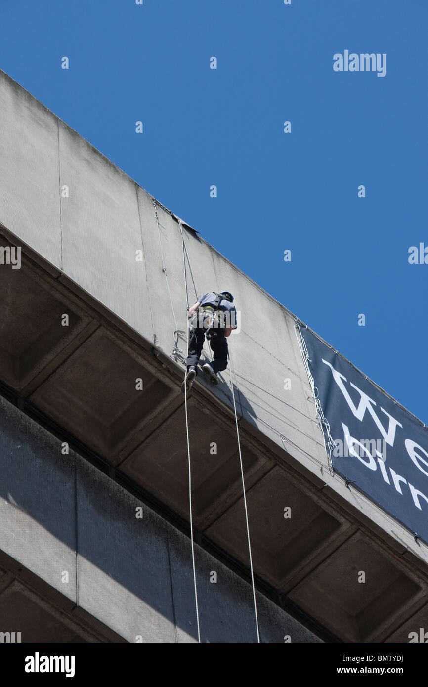 Abseiling a building hi-res stock photography and images - Alamy