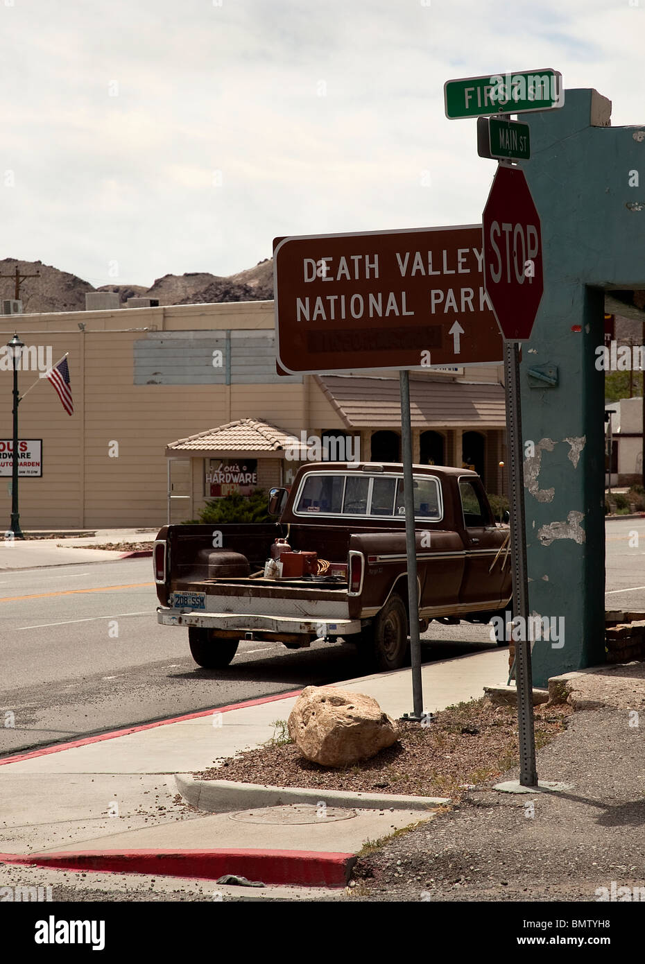 Death valley national park sign hi-res stock photography and images - Alamy