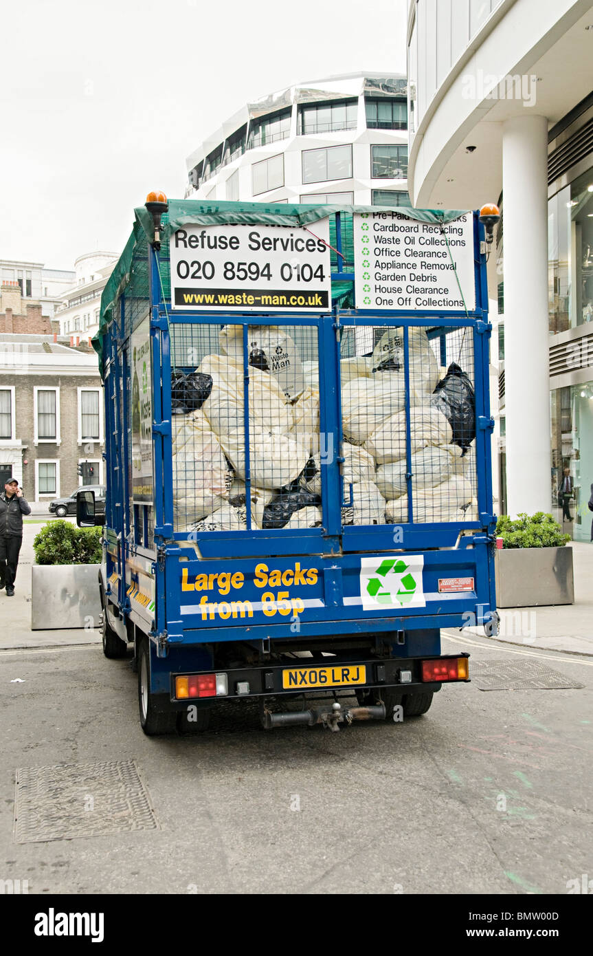 London rubbish collection truck hi-res stock photography and images - Alamy