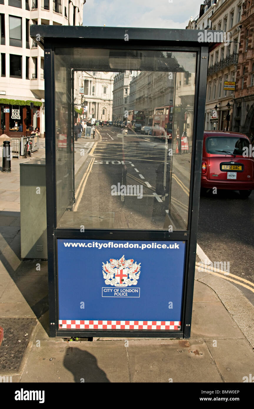 Checkpoint london police hi-res stock photography and images - Alamy