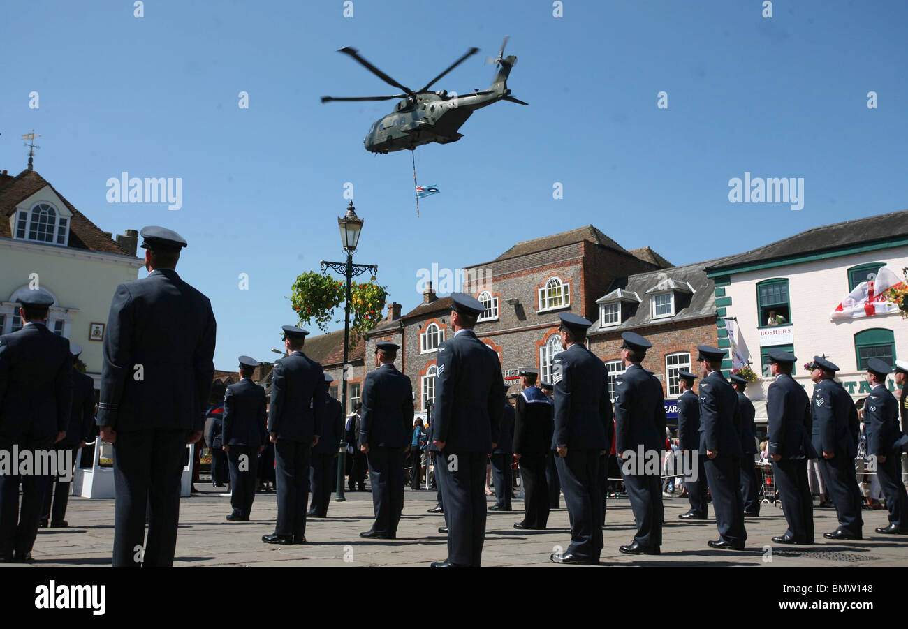campaign medal presentation to royal air force benson personnel who ...