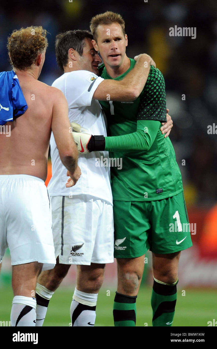 RYAN NELSEN & MARK PASTON ITALY V NEW ZEALAND MBOMBELA STADIUM SOUTH ...