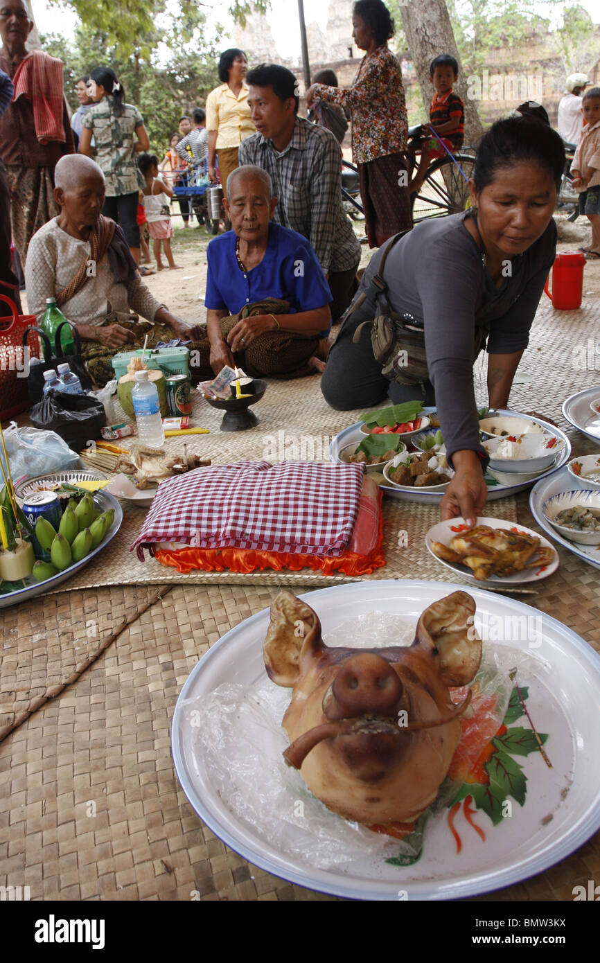 Pigs temple hi-res stock photography and images - Alamy