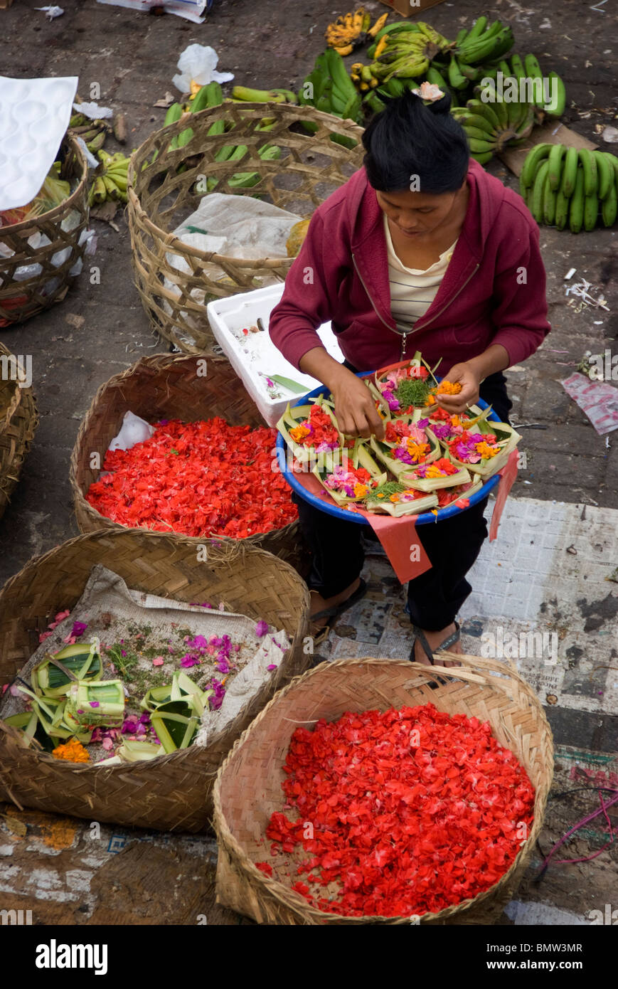 The Ubud, Bali, public market opens early and supplies fruits ...