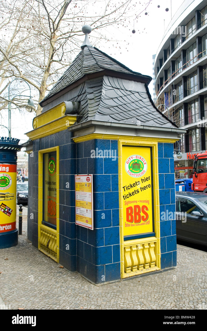 Kiosk hi-res stock photography and images - Alamy