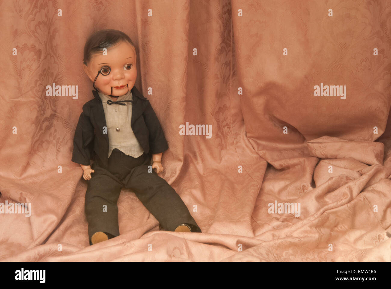 Ventriloquist dummy hi-res stock photography and images - Alamy