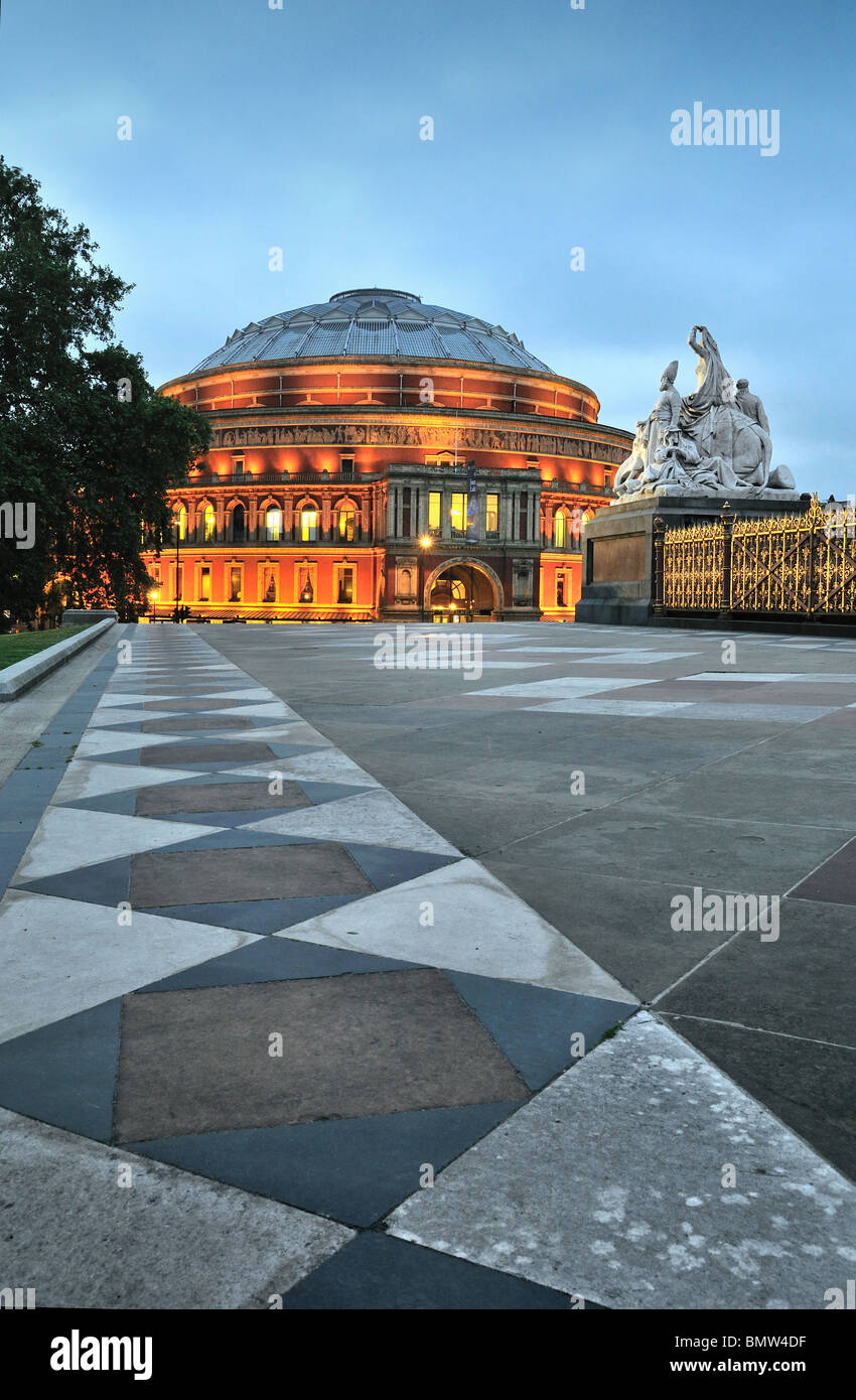 Royal Albert Hall at night Stock Photo - Alamy