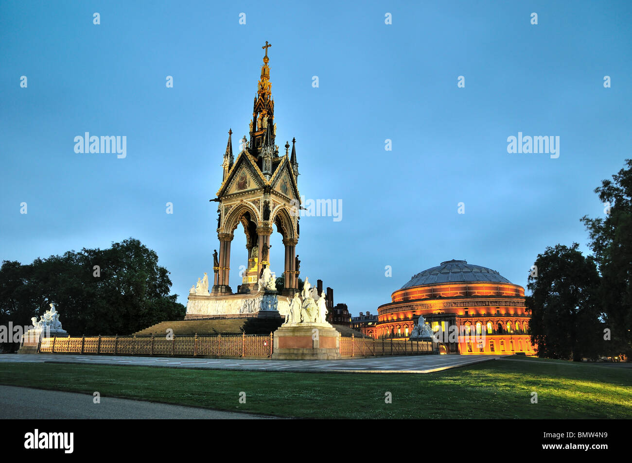 Albert memorial royal albert hall hi-res stock photography and images ...