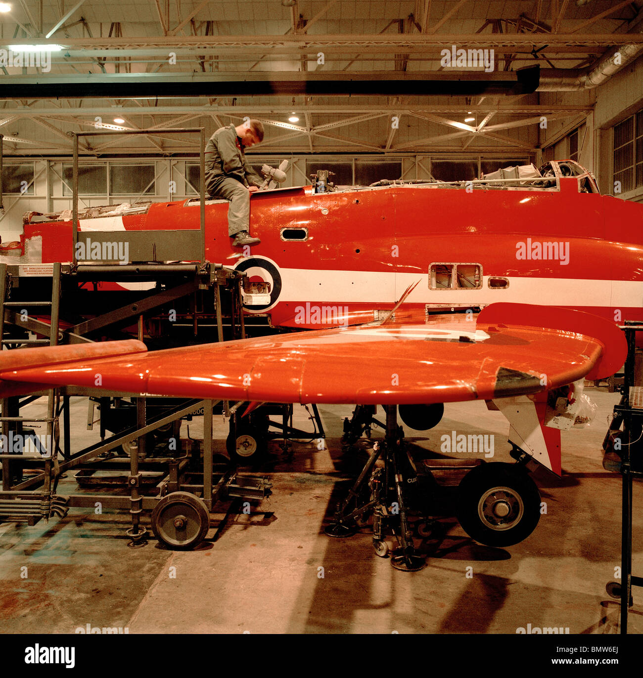 Raf red arrows maintenance hi-res stock photography and images - Alamy