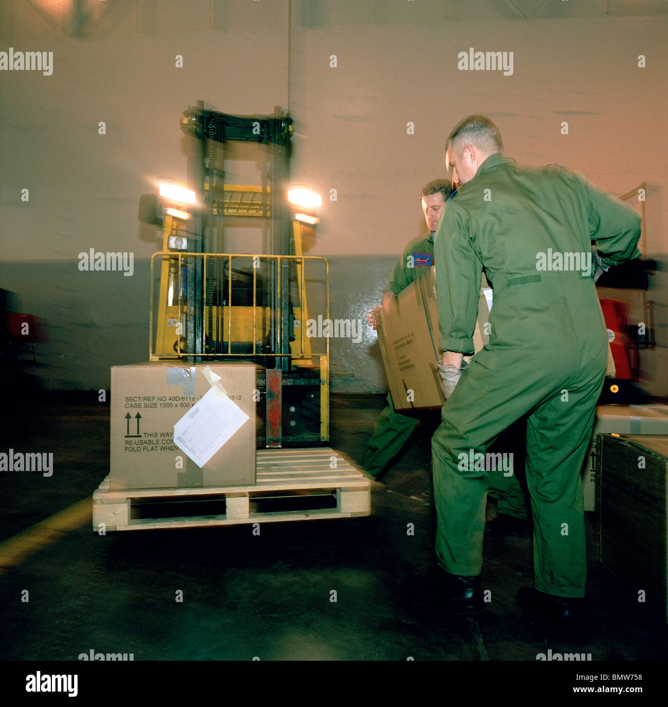 Aviation ground support kit hi-res stock photography and images - Alamy