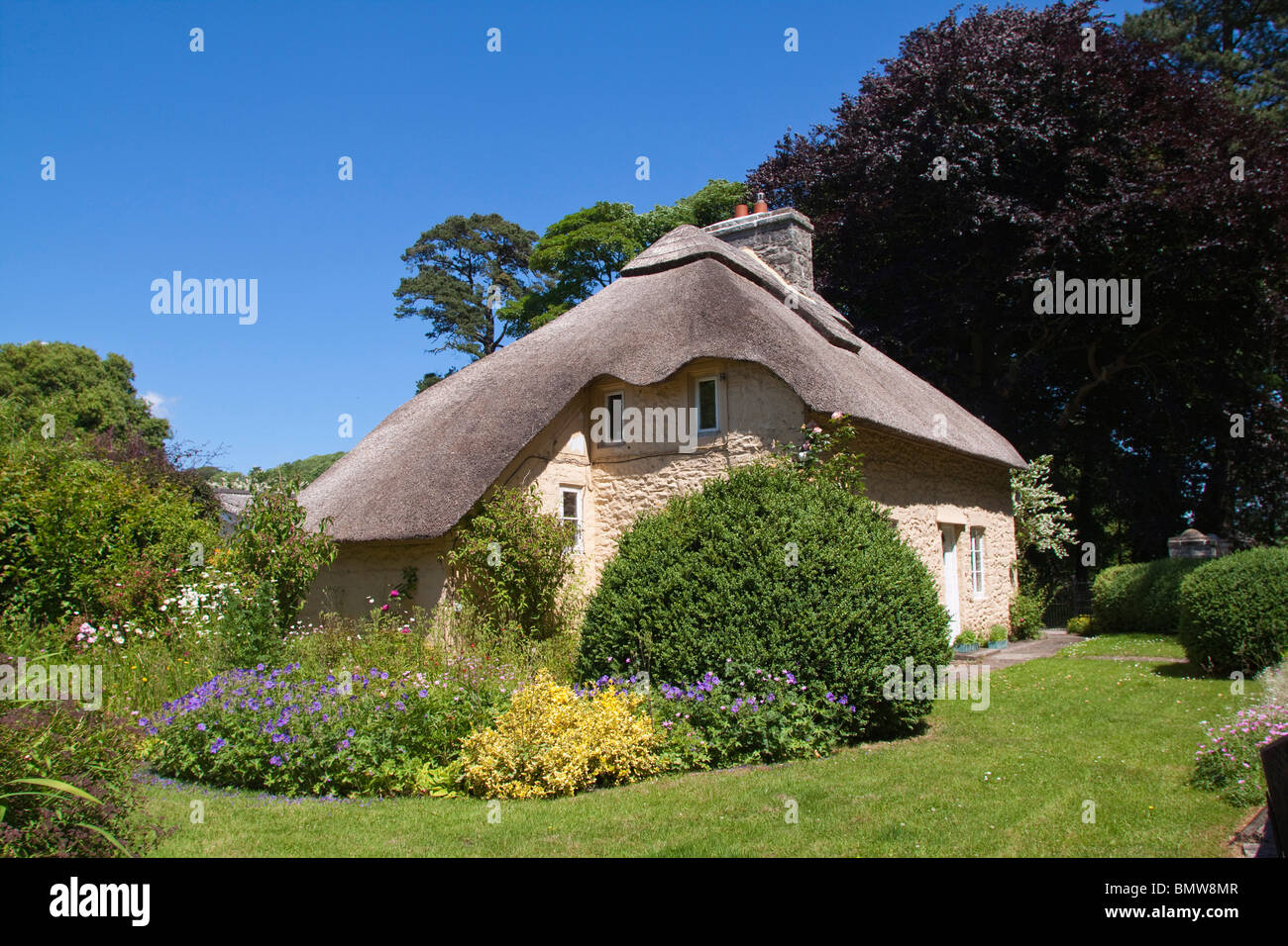 Traditional thatched roofs hi-res stock photography and images - Alamy