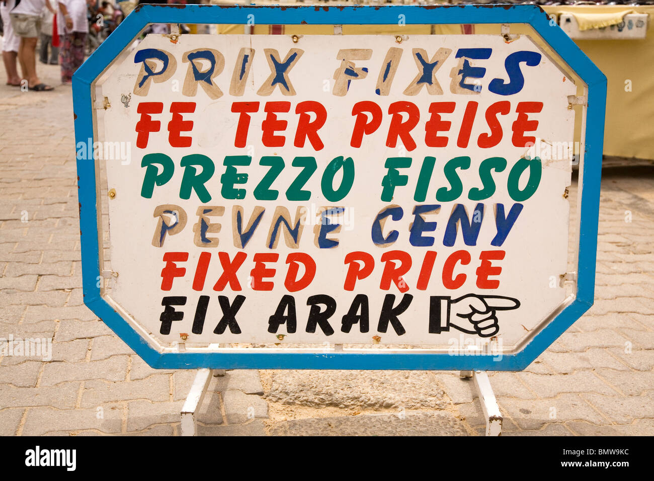 Fixed price sign hi-res stock photography and images - Alamy