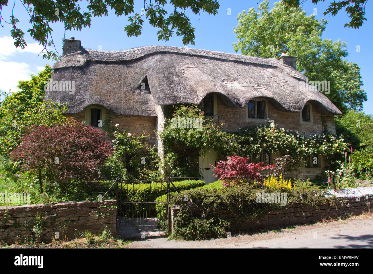 Traditional Thatched roof Cottage in Merthyr Mawr Merthyr Mawr House ...