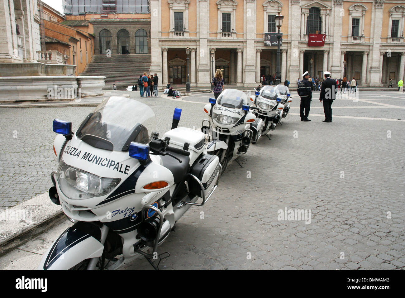 Italian police motorcycle hi-res stock photography and images - Alamy