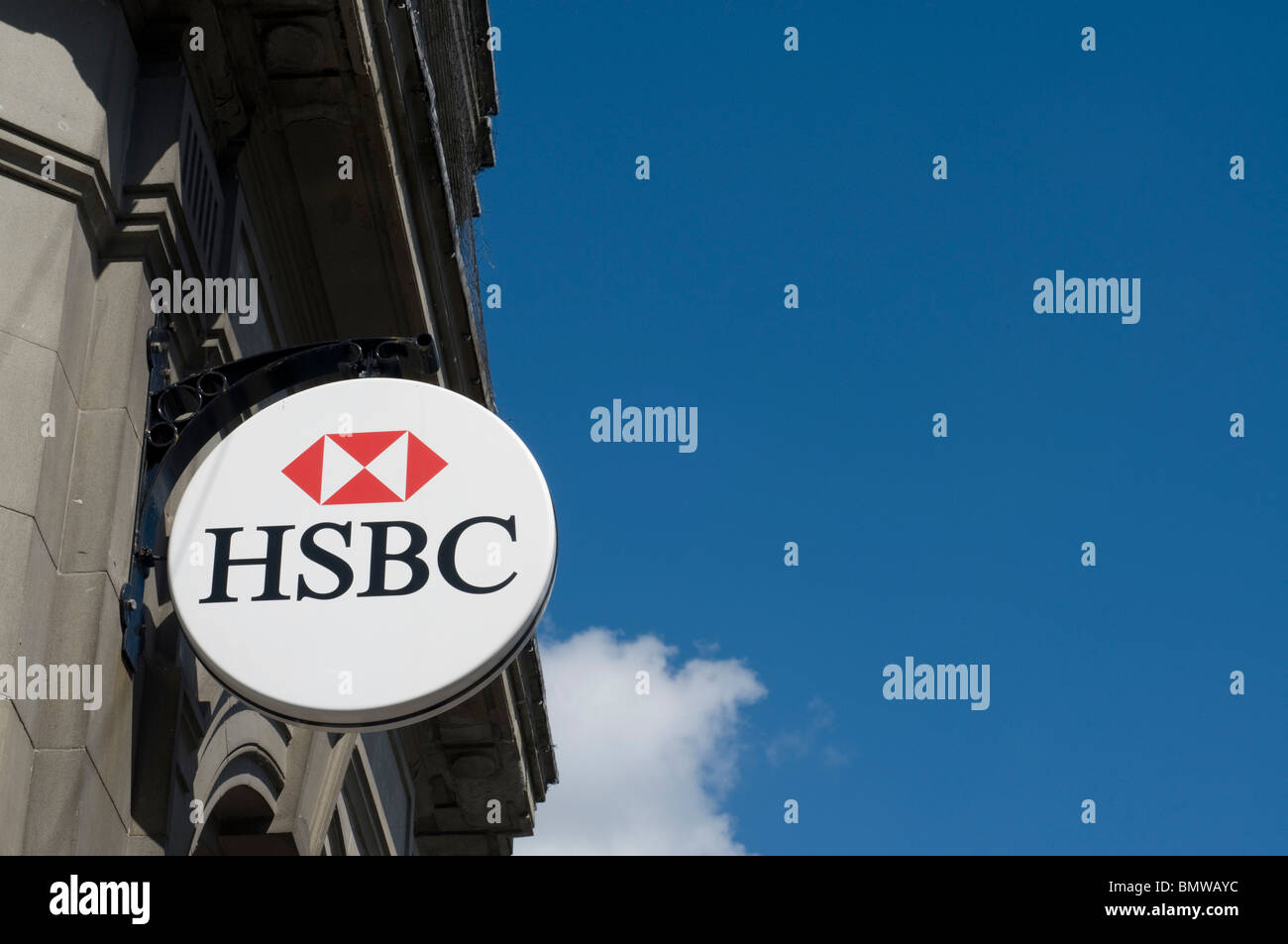 Hsbc bank signage hi-res stock photography and images - Alamy