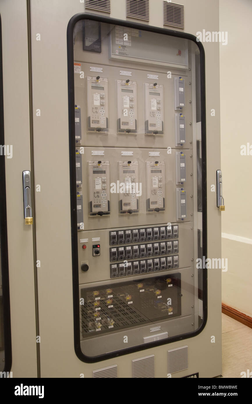 UAE Middle East Power Plant electricity electrical Stock Photo - Alamy