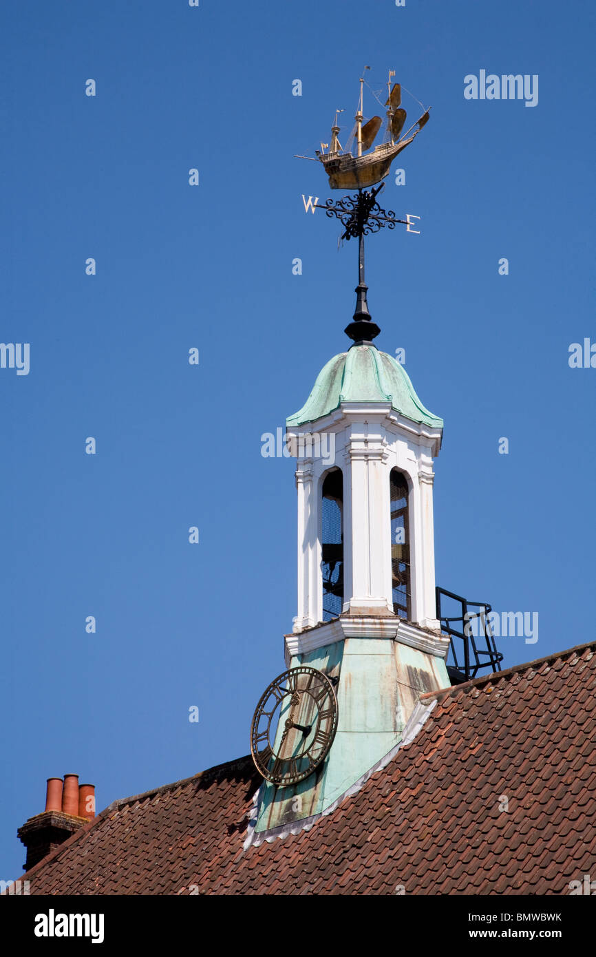 Golden Hind weather vane on Town Hall Buildings, Castle Street, Farnham ...