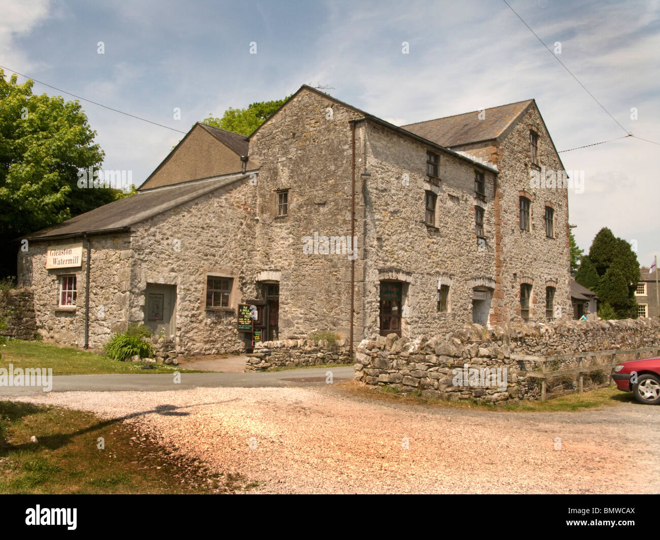 Mill lakes hi-res stock photography and images - Alamy