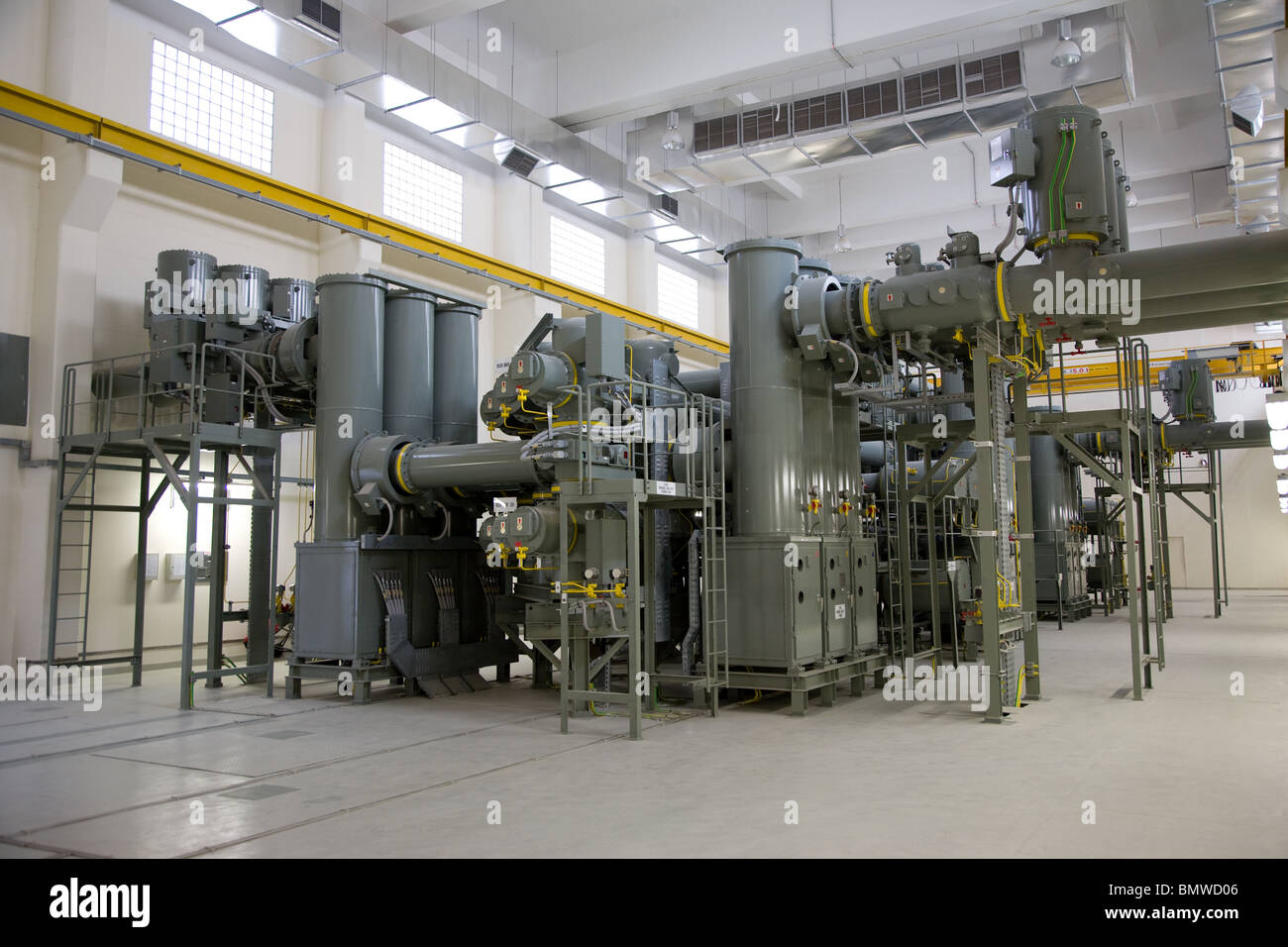 UAE Middle East Power Plant electricity electrical Stock Photo - Alamy