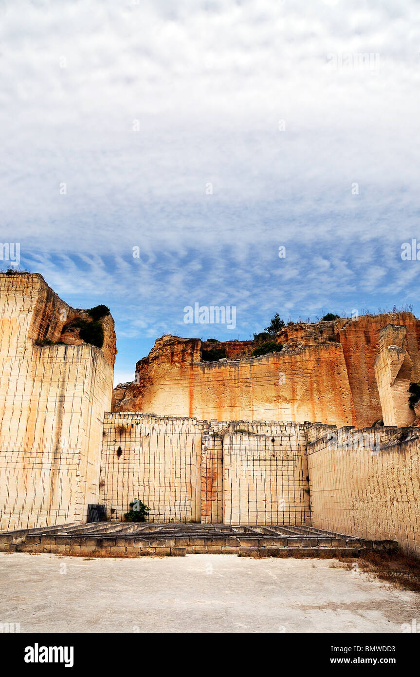 Sandstone quarries hi-res stock photography and images - Alamy