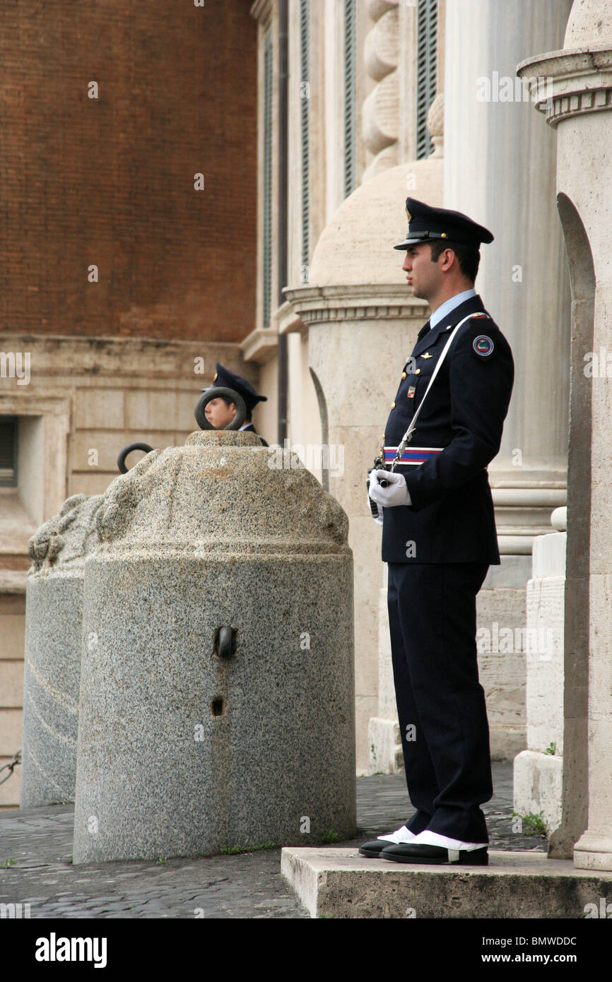 Police uniform italia hi-res stock photography and images - Alamy