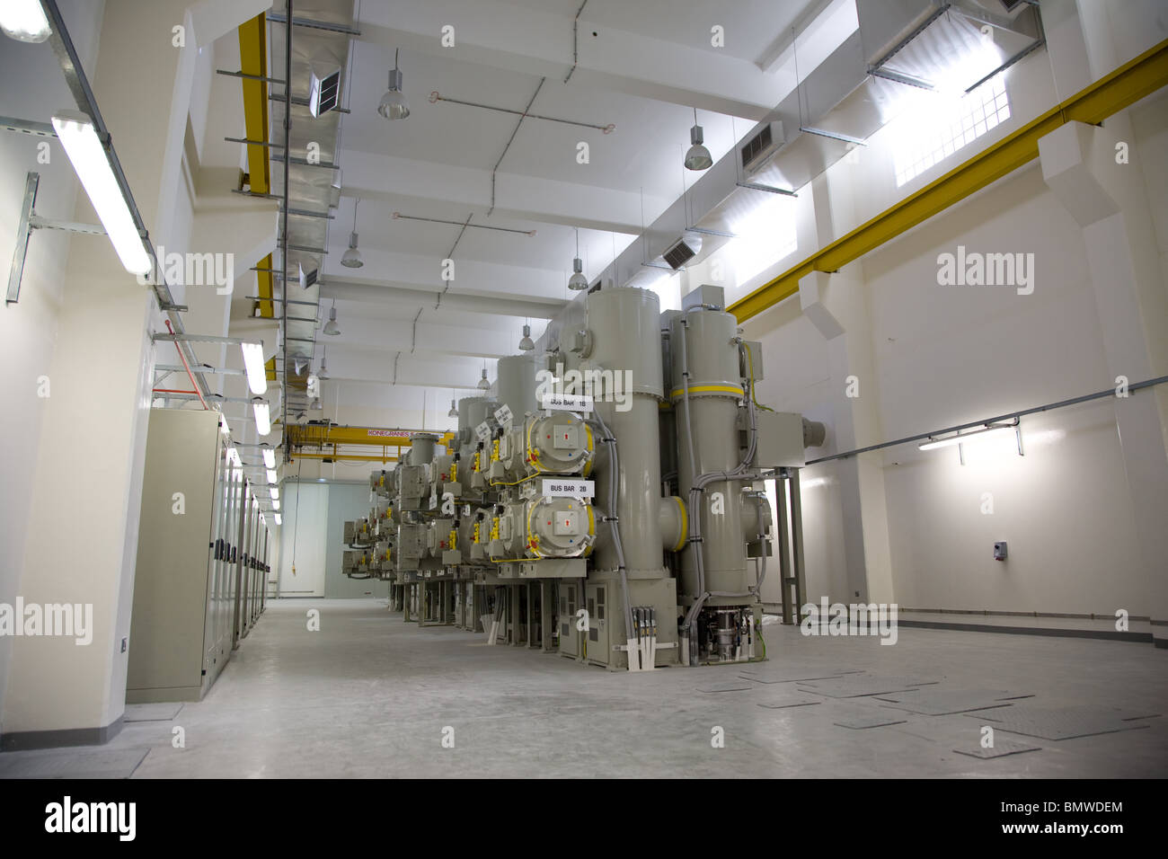 UAE Middle East Power Plant electricity electrical Stock Photo - Alamy