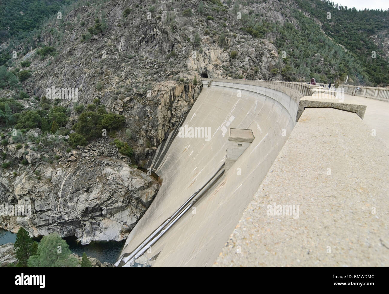 The O'Shaughnessy Dam forming the Hetch Hetchy Reservoir Stock Photo ...