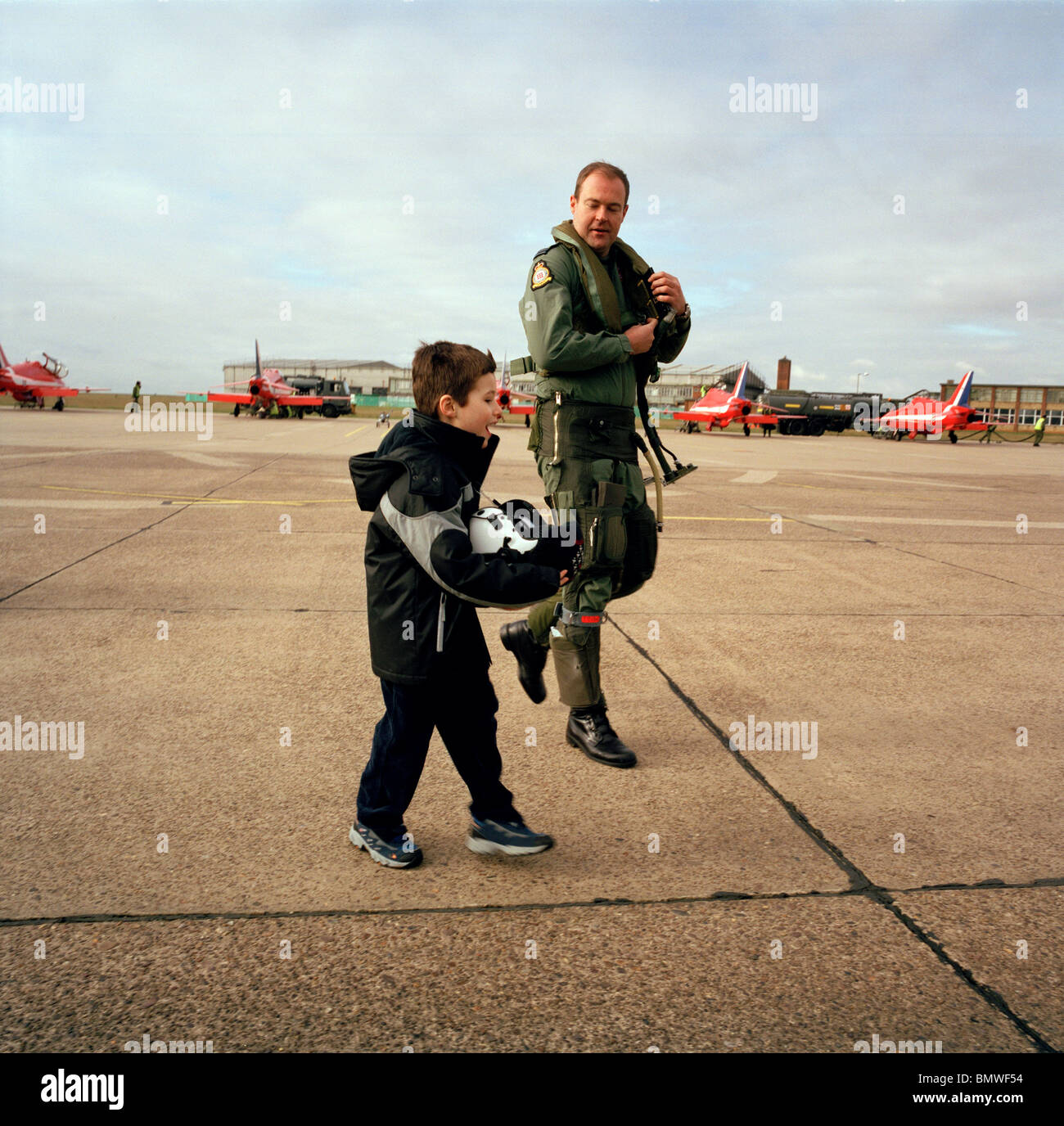 Raf pilot helmet hi-res stock photography and images - Alamy