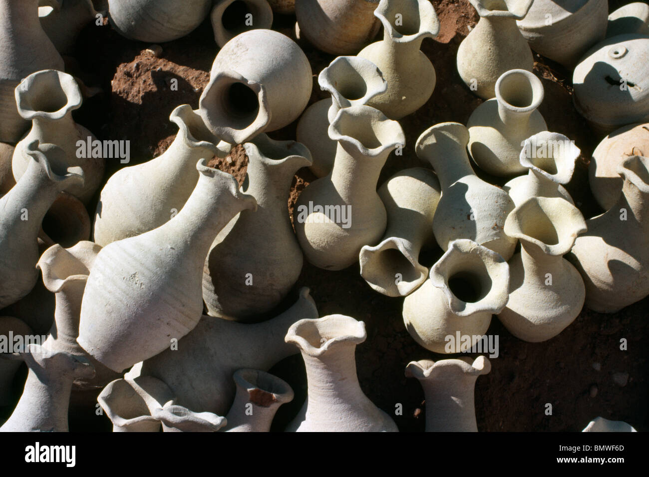 Jordan Handicrafts Pottery Stock Photo - Alamy
