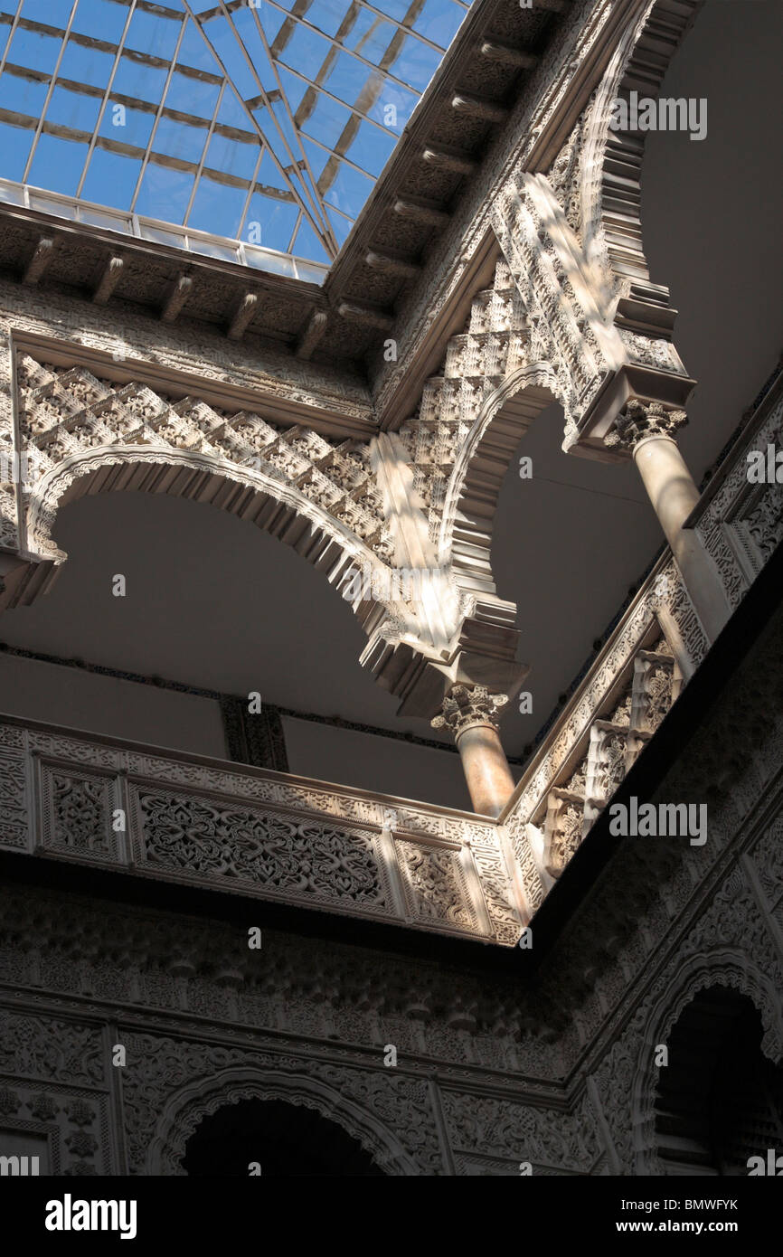 Ornate moorish plasterwork and arches on the balcony of the Patio de ...