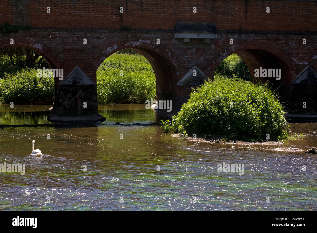 Leatherhead bridge river mole surrey hi-res stock photography and ...