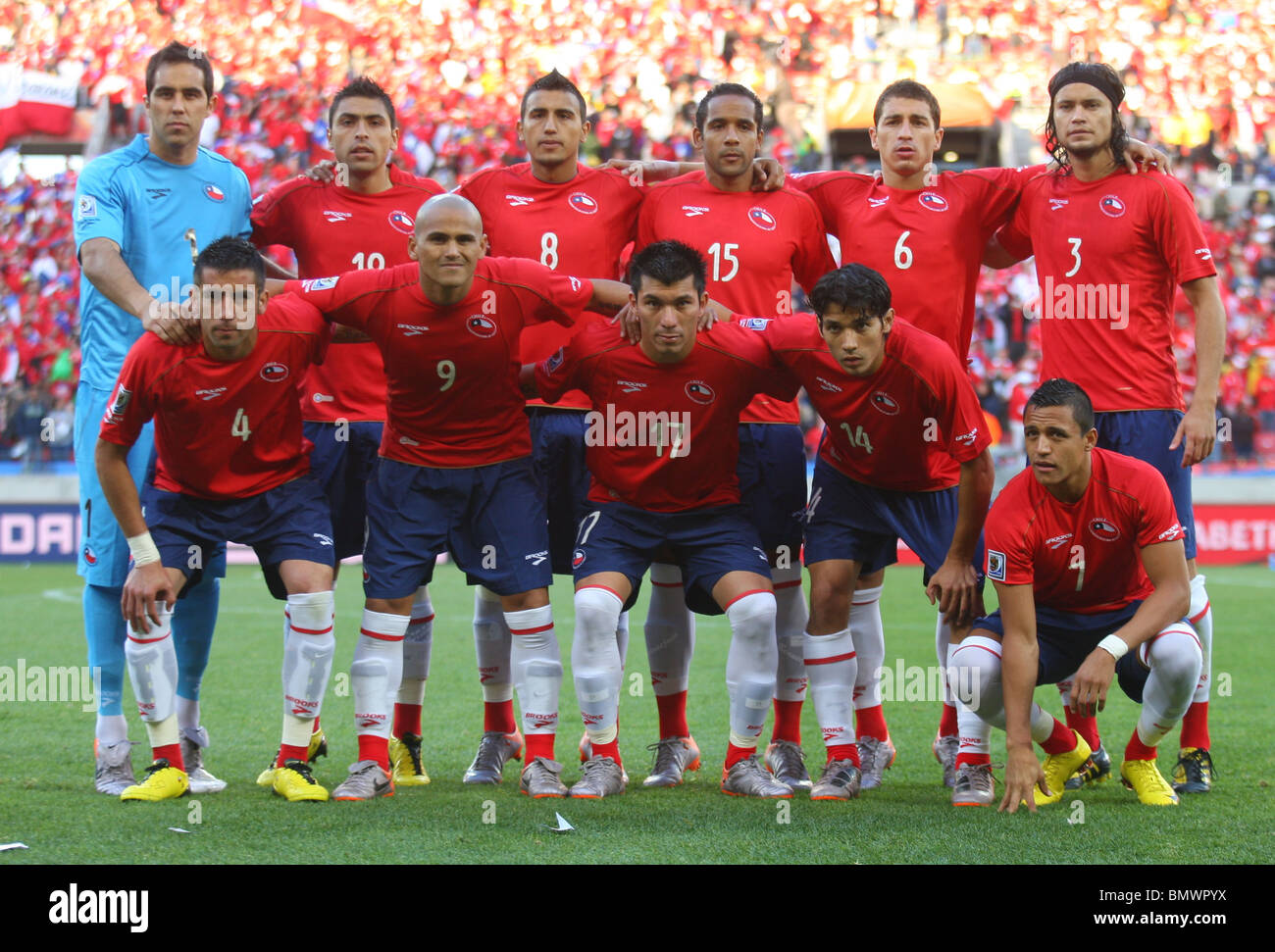 CHILE TEAM GROUP CHILE V SWITZERLAND NELSON MANDELA BAY STADIUM PORT ELIZABETH SOUTH AFRICA 21 ...