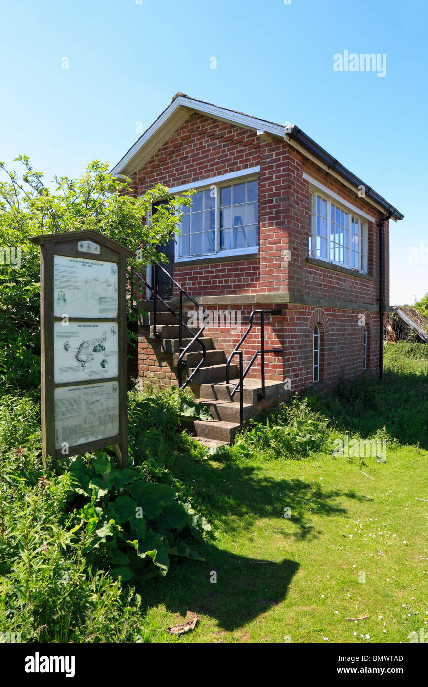 Disused Kiplingcotes Signal Box on the Hudson Way, Kiplingcotes, East ...