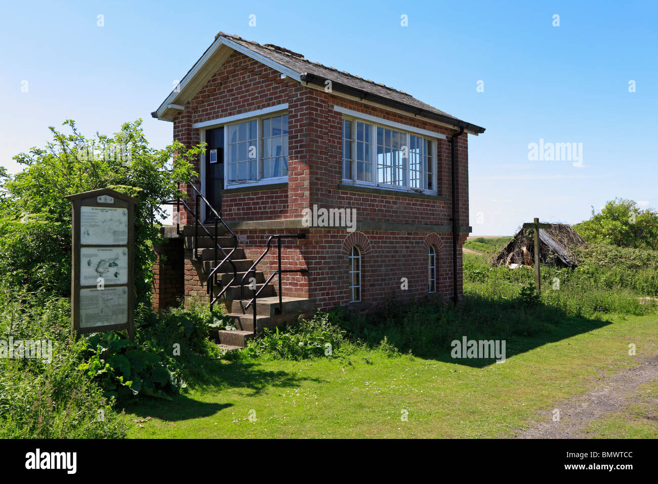 Disused Kiplingcotes Signal Box on the Hudson Way, Kiplingcotes, East ...