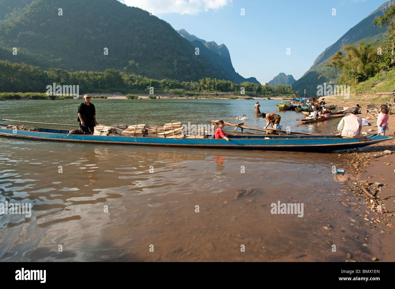 Log boat hi-res stock photography and images - Alamy