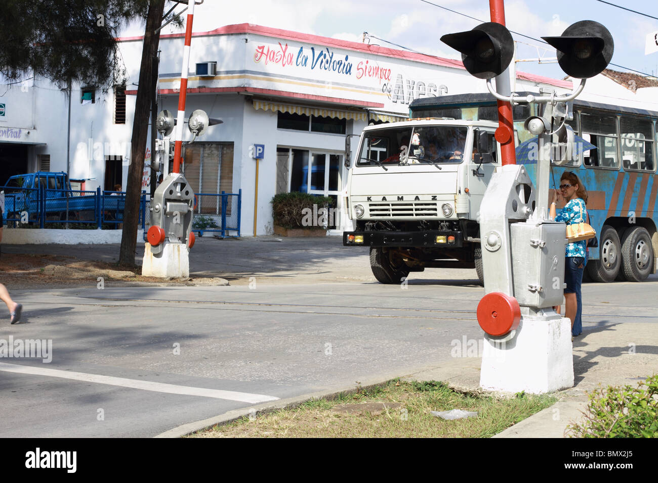 Cuban lorry bus hi-res stock photography and images - Alamy