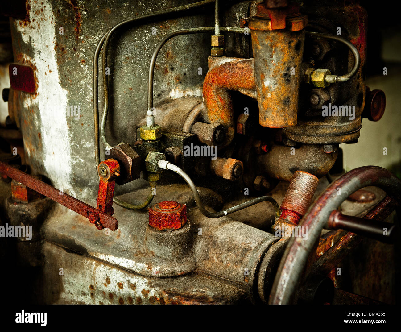 Rusty mechanical device hi-res stock photography and images - Alamy