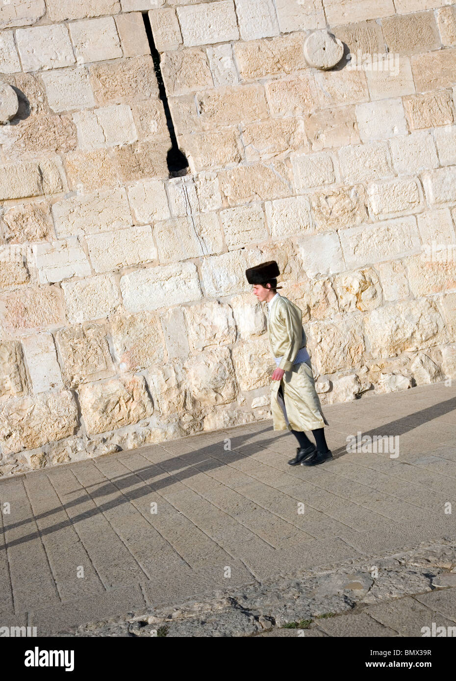 Hasidic jewish clothing hi-res stock photography and images - Alamy