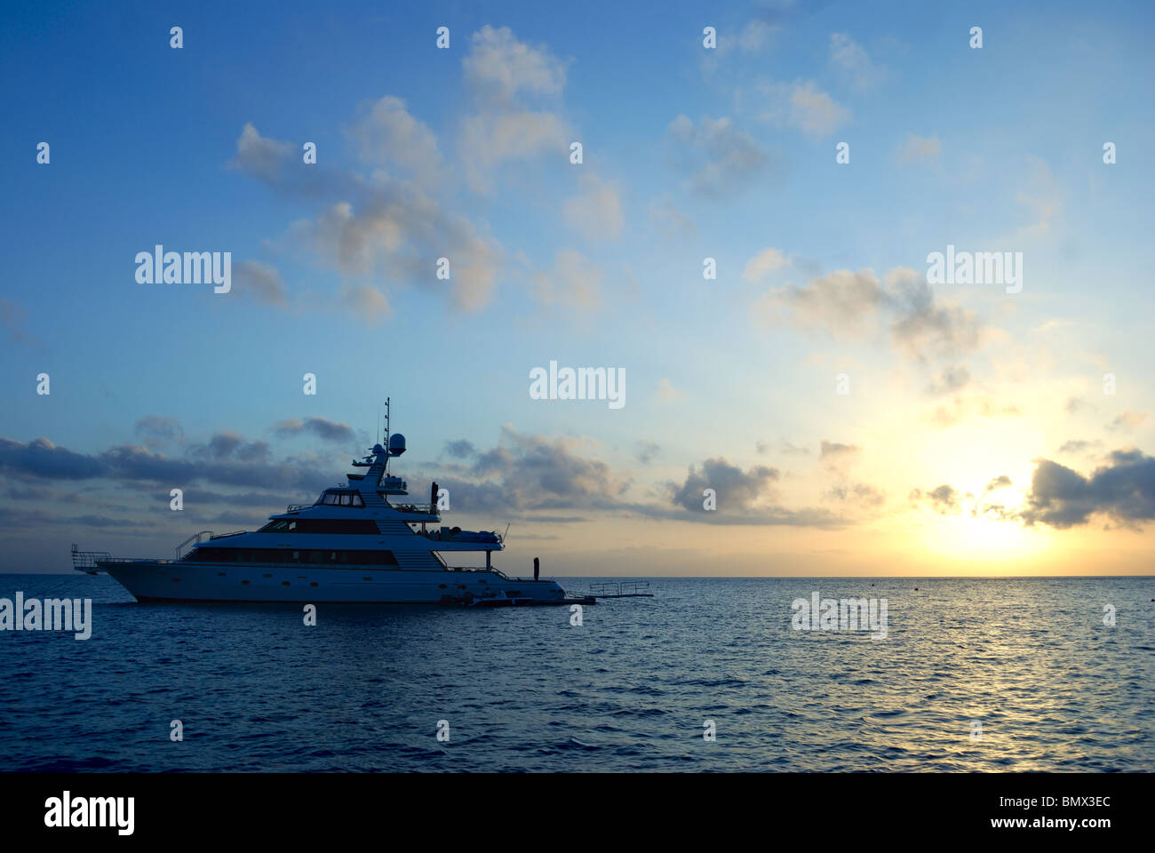 Yacht sunbeam hi-res stock photography and images - Alamy