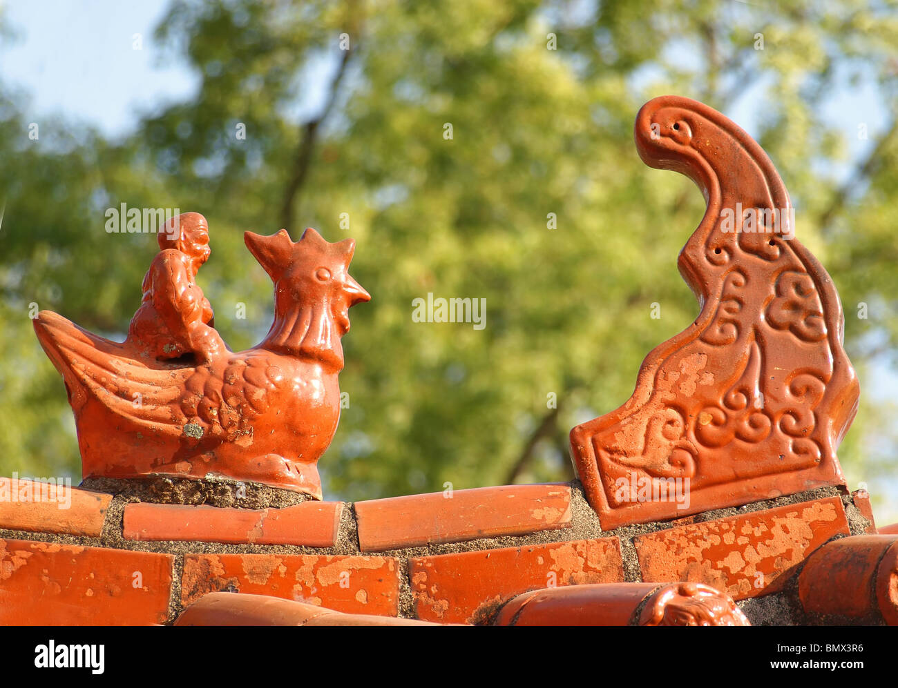 Chinese temple eaves decorated mythological ceramics figures Stock ...
