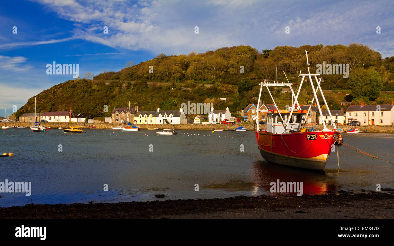 Fishing boat fishguard harbour hi-res stock photography and images - Alamy