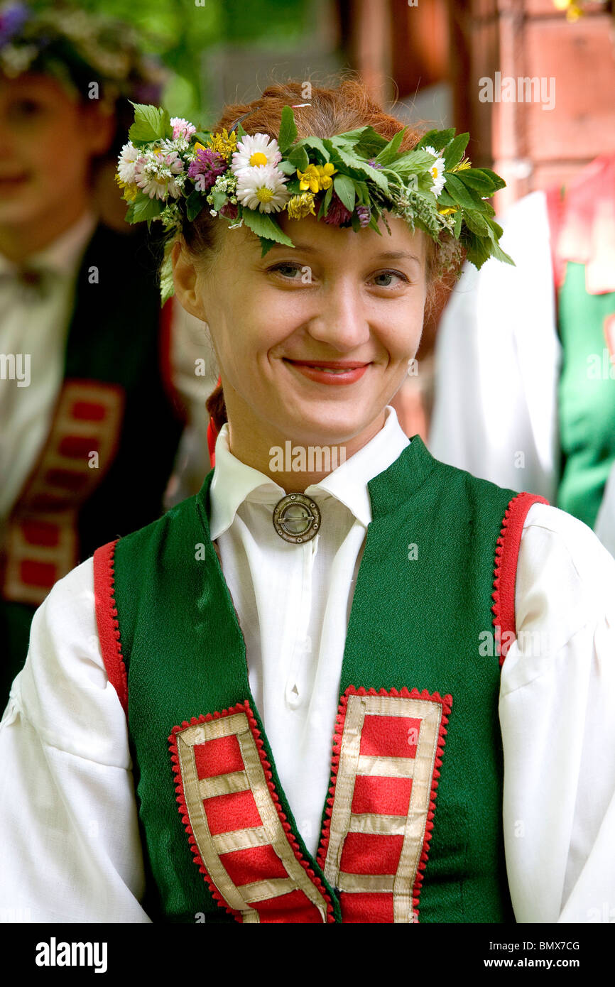 Latvia,Latvian folklore,Traditional costumes,sing,singing,dance,dancing ...